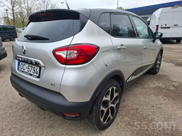 Pelēks Renault Captur 2013 Rīga, ar dzinēja tilpumu 1.50 L un nobraukumu 231 tūkst. km par 27900 €, foto 4 vietnē AUTOMOTO.COM.LV