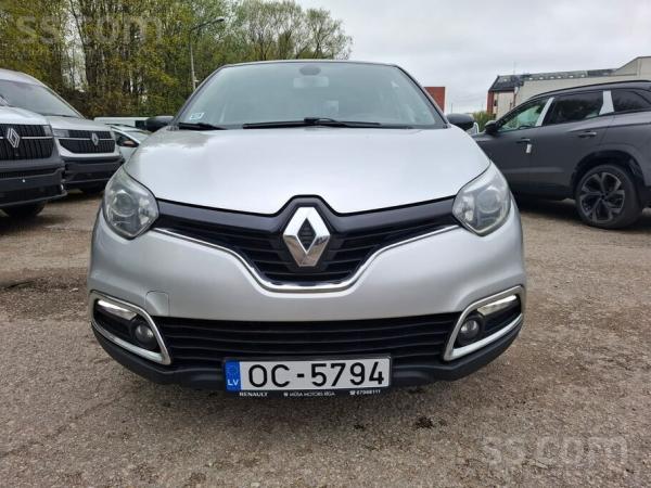 Pelēks Renault Captur 2013 Rīga, ar dzinēja tilpumu 1.50 L un nobraukumu 231 tūkst. km par 27900 €, foto 5 vietnē AUTOMOTO.COM.LV