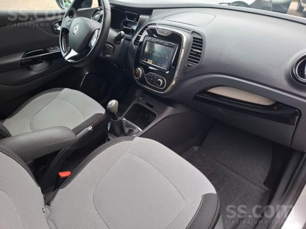 Pelēks Renault Captur 2013 Rīga, ar dzinēja tilpumu 1.50 L un nobraukumu 231 tūkst. km par 27900 €, foto 8 vietnē AUTOMOTO.COM.LV