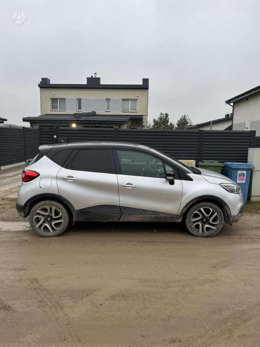 Grey Renault Captur 2013 in Kaunas, with an engine capacity of 1.20 L and mileage of 170 thousand km for 2200 €, photo 1 on AUTOMOTO.COM.LV