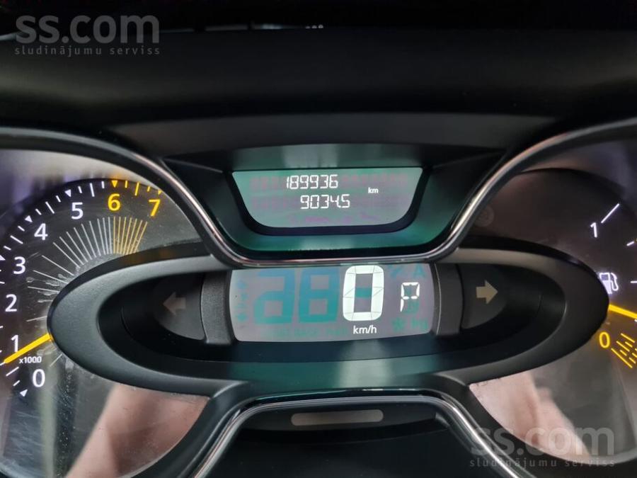 Grey Renault Captur 2014 in Jelgava, with an engine capacity of 1.20 L and mileage of 190 thousand km for 6900 €, photo 3 on AUTOMOTO.COM.LV