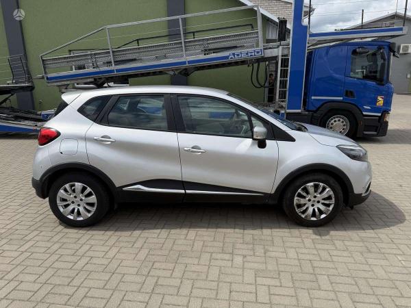 Pelēks Renault Captur 2014 Tauragė, ar dzinēja tilpumu 1.20 L un nobraukumu 66 tūkst. km par 4800 €, foto 4 vietnē AUTOMOTO.COM.LV