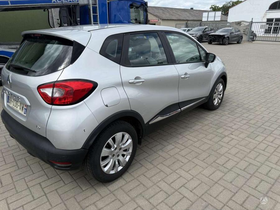 Pelēks Renault Captur 2014 Tauragė, ar dzinēja tilpumu 1.20 L un nobraukumu 66 tūkst. km par 4800 €, foto 6 vietnē AUTOMOTO.COM.LV