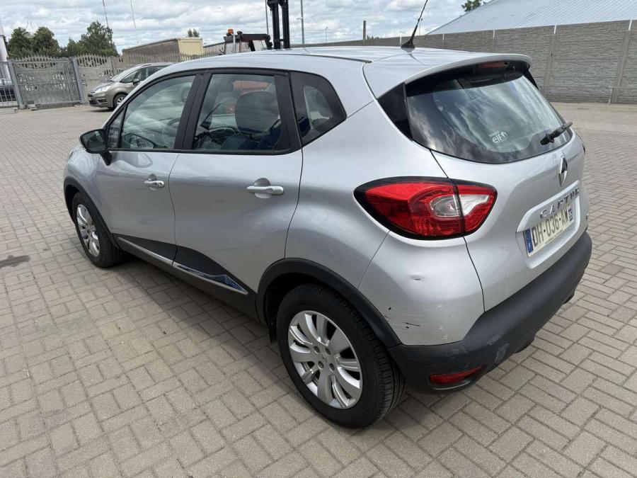 Pelēks Renault Captur 2014 Tauragė, ar dzinēja tilpumu 1.20 L un nobraukumu 66 tūkst. km par 4800 €, foto 8 vietnē AUTOMOTO.COM.LV