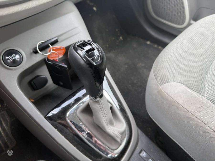 Pelēks Renault Captur 2014 Tauragė, ar dzinēja tilpumu 1.20 L un nobraukumu 66 tūkst. km par 4800 €, foto 17 vietnē AUTOMOTO.COM.LV