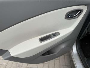 Pelēks Renault Captur 2014 Tauragė, ar dzinēja tilpumu 1.20 L un nobraukumu 66 tūkst. km par 4800 €, foto 18 vietnē AUTOMOTO.COM.LV