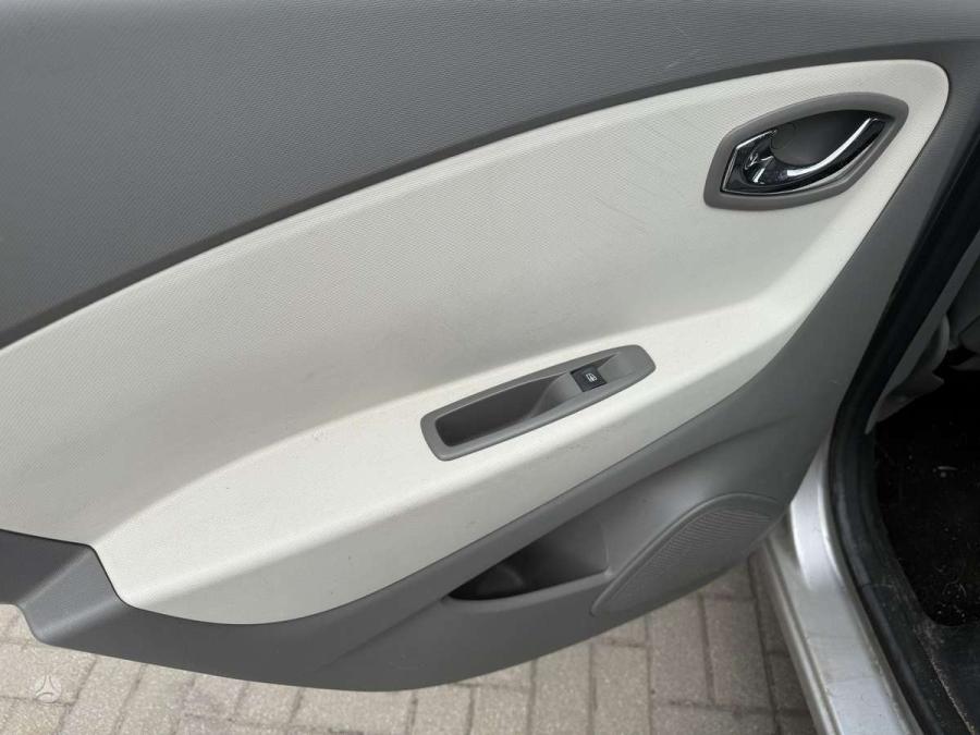 Pelēks Renault Captur 2014 Tauragė, ar dzinēja tilpumu 1.20 L un nobraukumu 66 tūkst. km par 4800 €, foto 18 vietnē AUTOMOTO.COM.LV