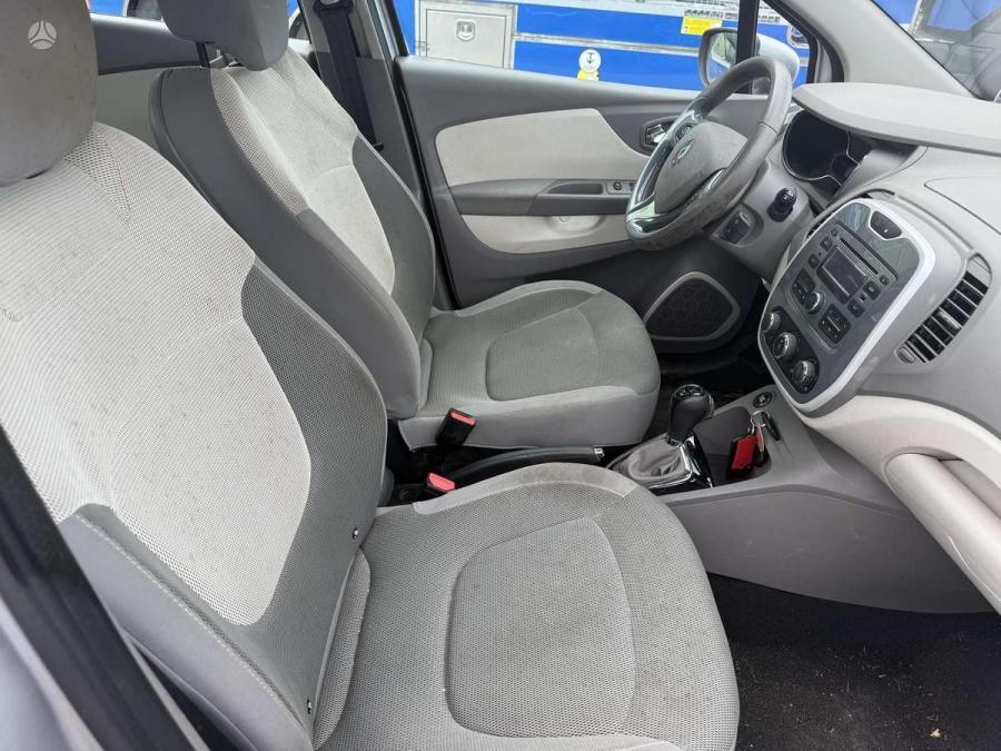 Pelēks Renault Captur 2014 Tauragė, ar dzinēja tilpumu 1.20 L un nobraukumu 66 tūkst. km par 4800 €, foto 22 vietnē AUTOMOTO.COM.LV