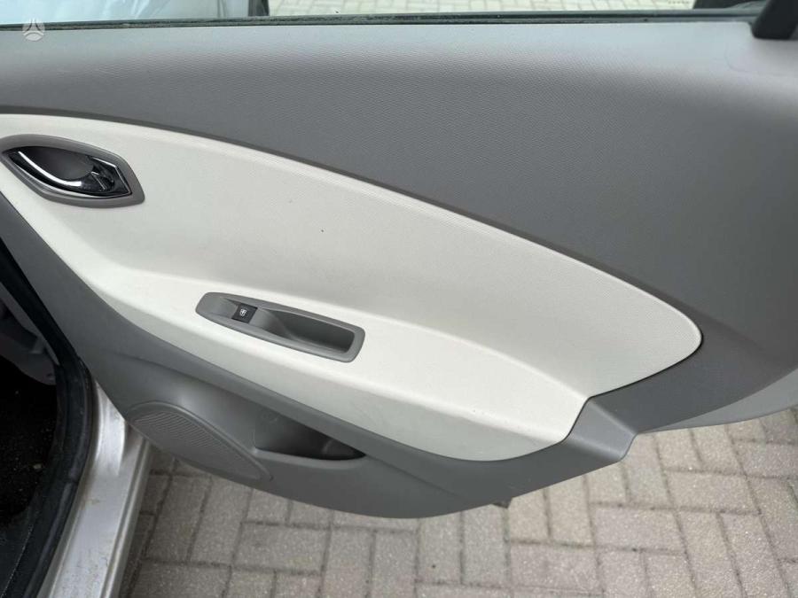 Pelēks Renault Captur 2014 Tauragė, ar dzinēja tilpumu 1.20 L un nobraukumu 66 tūkst. km par 4800 €, foto 23 vietnē AUTOMOTO.COM.LV