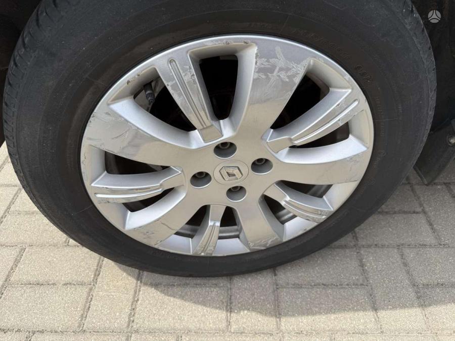 Pelēks Renault Captur 2014 Tauragė, ar dzinēja tilpumu 1.20 L un nobraukumu 66 tūkst. km par 4800 €, foto 31 vietnē AUTOMOTO.COM.LV