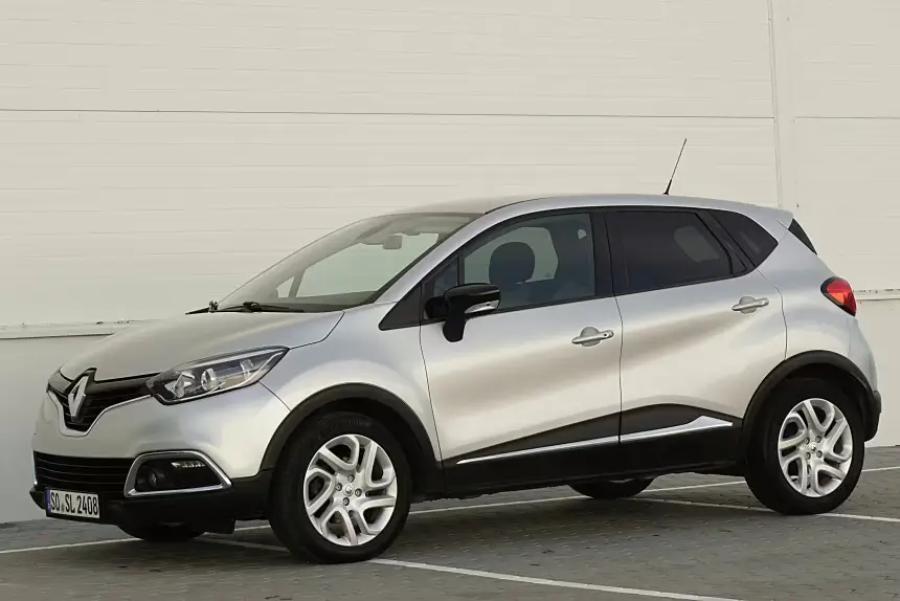 Grey Renault Captur 2015 in Riga, with an engine capacity of 1.20 L and mileage of 154 thousand km for 7970 €, photo 5 on AUTOMOTO.COM.LV