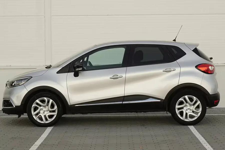Grey Renault Captur 2015 in Riga, with an engine capacity of 1.20 L and mileage of 154 thousand km for 7970 €, photo 6 on AUTOMOTO.COM.LV