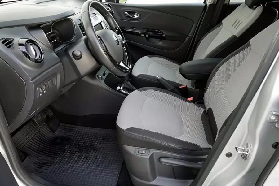 Grey Renault Captur 2015 in Riga, with an engine capacity of 1.20 L and mileage of 154 thousand km for 7970 €, photo 14 on AUTOMOTO.COM.LV