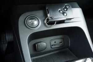 Grey Renault Captur 2015 in Riga, with an engine capacity of 1.20 L and mileage of 154 thousand km for 7970 €, photo 20 on AUTOMOTO.COM.LV