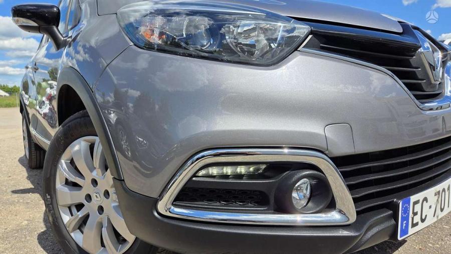 Grey Renault Captur 2016 in Taurage, with an engine capacity of 0.90 L and mileage of 180 thousand km for 5600 €, photo 9 on AUTOMOTO.COM.LV