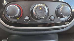 Grey Renault Captur 2016 in Taurage, with an engine capacity of 0.90 L and mileage of 180 thousand km for 5600 €, photo 13 on AUTOMOTO.COM.LV