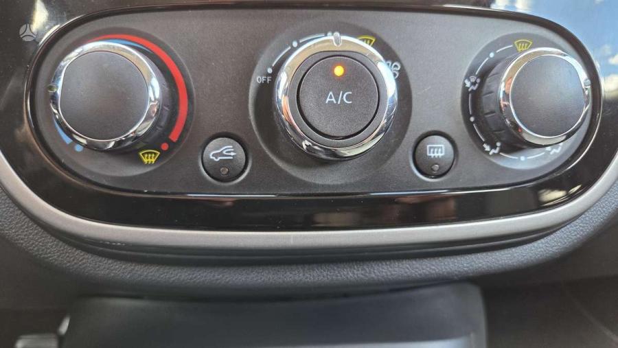 Grey Renault Captur 2016 in Taurage, with an engine capacity of 0.90 L and mileage of 180 thousand km for 5600 €, photo 13 on AUTOMOTO.COM.LV