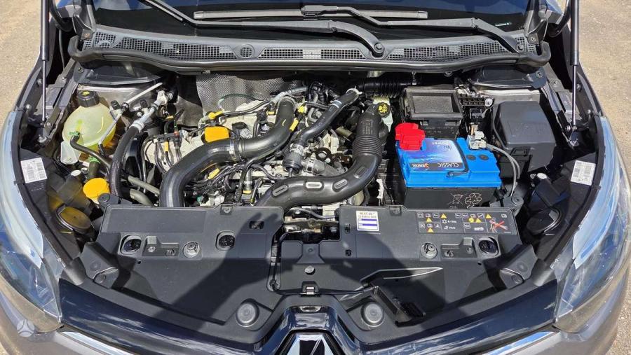 Grey Renault Captur 2016 in Taurage, with an engine capacity of 0.90 L and mileage of 180 thousand km for 5600 €, photo 39 on AUTOMOTO.COM.LV