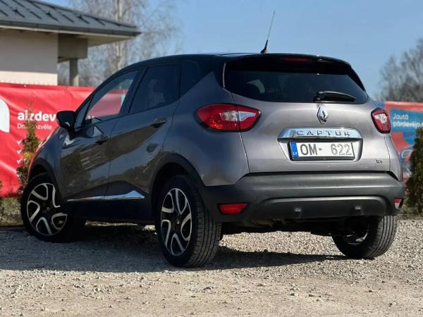 Pelēks Renault Captur 2016 Jelgava, ar dzinēja tilpumu 0.90 L un nobraukumu 214 tūkst. km par 6990 €, foto 6 vietnē AUTOMOTO.COM.LV
