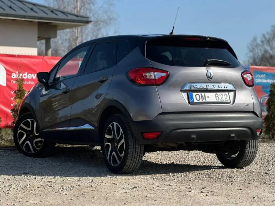 Grey Renault Captur 2016 in Jelgava, with an engine capacity of 0.90 L and mileage of 214 thousand km for 6990 €, photo 7 on AUTOMOTO.COM.LV