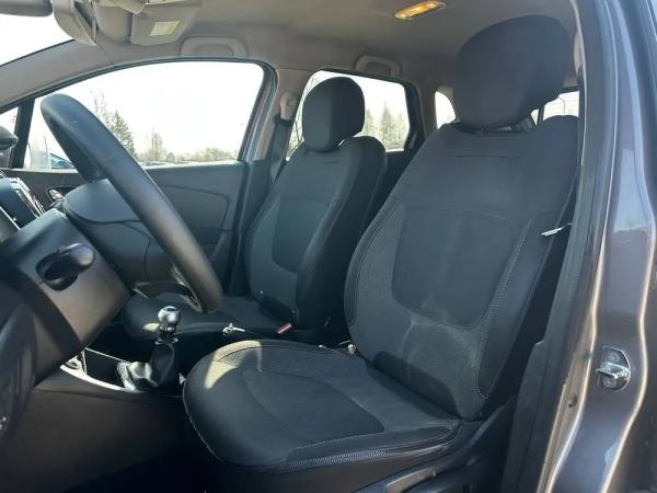 Pelēks Renault Captur 2016 Jelgava, ar dzinēja tilpumu 0.90 L un nobraukumu 214 tūkst. km par 6990 €, foto 8 vietnē AUTOMOTO.COM.LV
