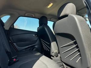 Grey Renault Captur 2016 in Jelgava, with an engine capacity of 0.90 L and mileage of 214 thousand km for 6990 €, photo 13 on AUTOMOTO.COM.LV