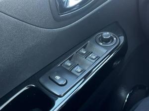 Grey Renault Captur 2016 in Jelgava, with an engine capacity of 0.90 L and mileage of 214 thousand km for 6990 €, photo 16 on AUTOMOTO.COM.LV