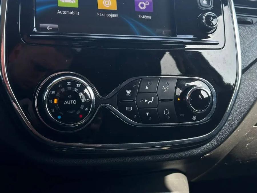 Grey Renault Captur 2016 in Jelgava, with an engine capacity of 0.90 L and mileage of 214 thousand km for 6990 €, photo 24 on AUTOMOTO.COM.LV