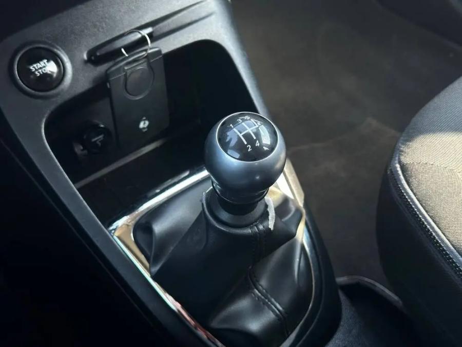 Grey Renault Captur 2016 in Jelgava, with an engine capacity of 0.90 L and mileage of 214 thousand km for 6990 €, photo 25 on AUTOMOTO.COM.LV