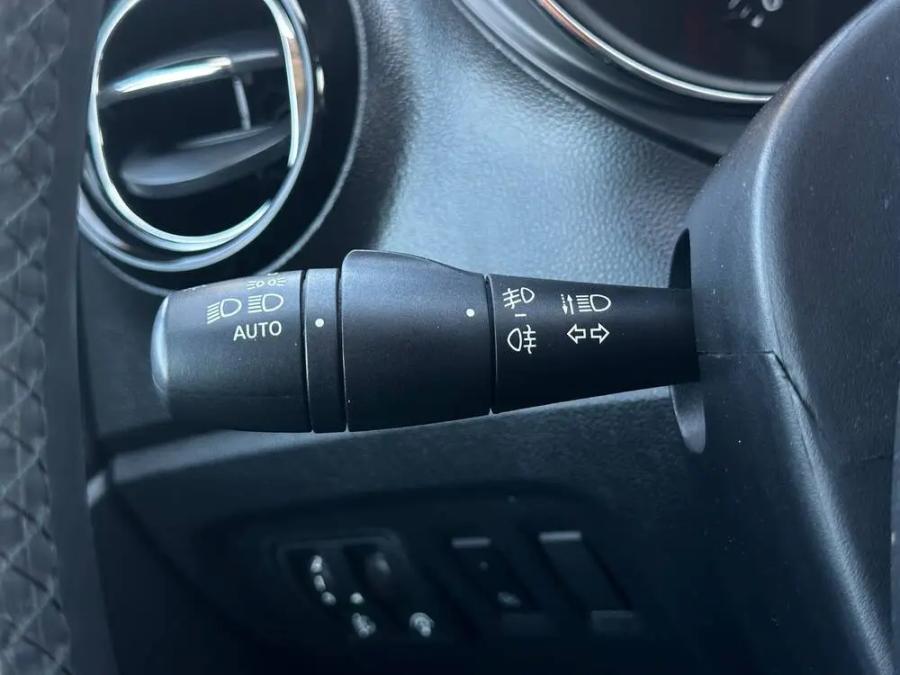 Grey Renault Captur 2016 in Jelgava, with an engine capacity of 0.90 L and mileage of 214 thousand km for 6990 €, photo 27 on AUTOMOTO.COM.LV