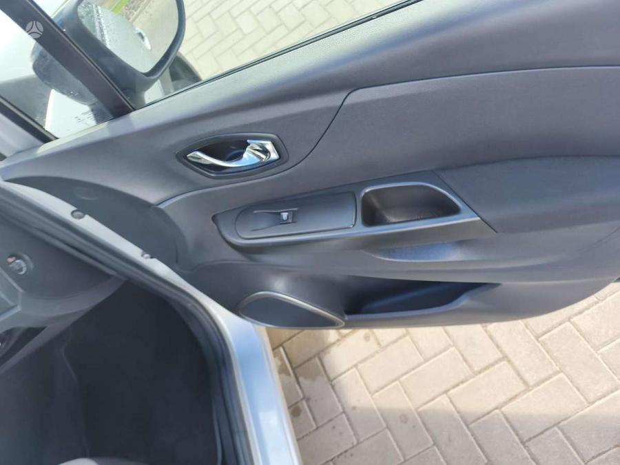 Pelēks Renault Captur 2016 Tauragė, ar dzinēja tilpumu 1.46 L un nobraukumu 84 tūkst. km par 6600 €, foto 20 vietnē AUTOMOTO.COM.LV