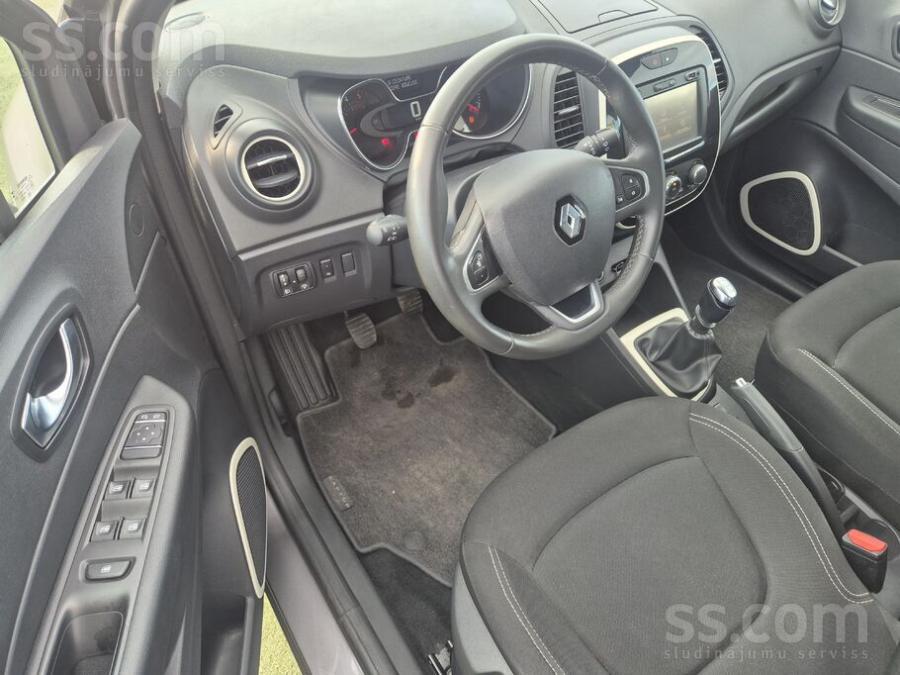 Grey Renault Captur 2017 in Liepaja, with an engine capacity of 1.50 L and mileage of 168 thousand km for 7800 €, photo 11 on AUTOMOTO.COM.LV