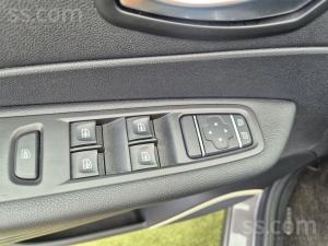 Grey Renault Captur 2017 in Liepaja, with an engine capacity of 1.50 L and mileage of 168 thousand km for 7800 €, photo 12 on AUTOMOTO.COM.LV