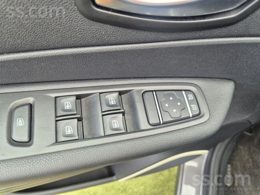 Grey Renault Captur 2017 in Liepaja, with an engine capacity of 1.50 L and mileage of 168 thousand km for 7800 €, photo 12 on AUTOMOTO.COM.LV