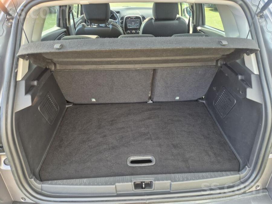 Grey Renault Captur 2017 in Liepaja, with an engine capacity of 1.50 L and mileage of 168 thousand km for 7800 €, photo 23 on AUTOMOTO.COM.LV