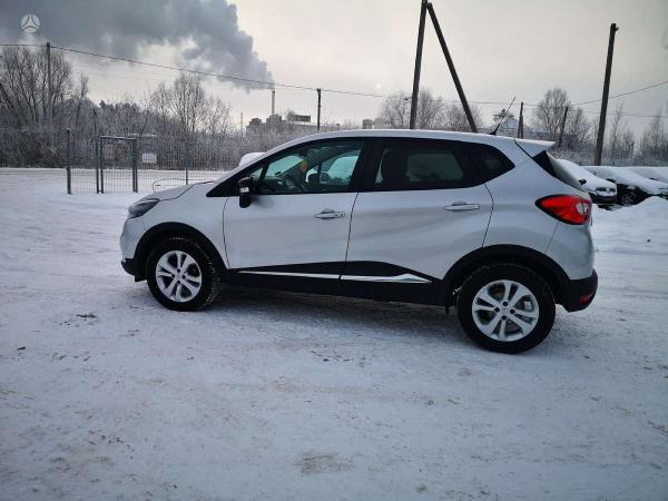 Grey Renault Captur 2018 in Radviliskis, with an engine capacity of 0.90 L and mileage of 69 thousand km for 7750 €, photo 2 on AUTOMOTO.COM.LV