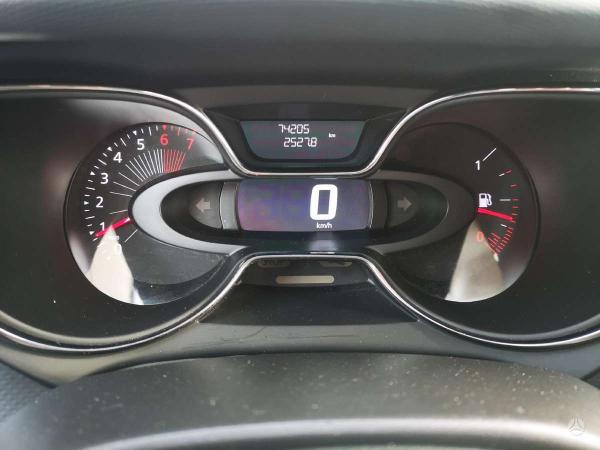 Grey Renault Captur 2018 in Radviliskis, with an engine capacity of 0.90 L and mileage of 69 thousand km for 7750 €, photo 7 on AUTOMOTO.COM.LV
