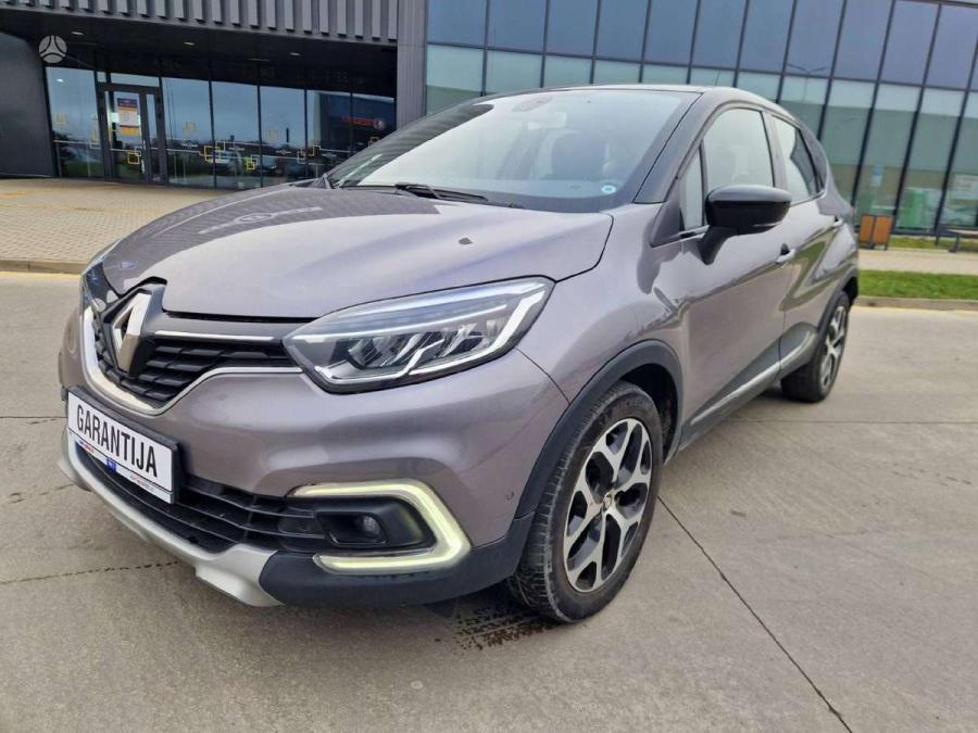Grey Renault Captur 2018 in Siauliai, with an engine capacity of 1.50 L and mileage of 230 thousand km for 8900 €, photo 3 on AUTOMOTO.COM.LV