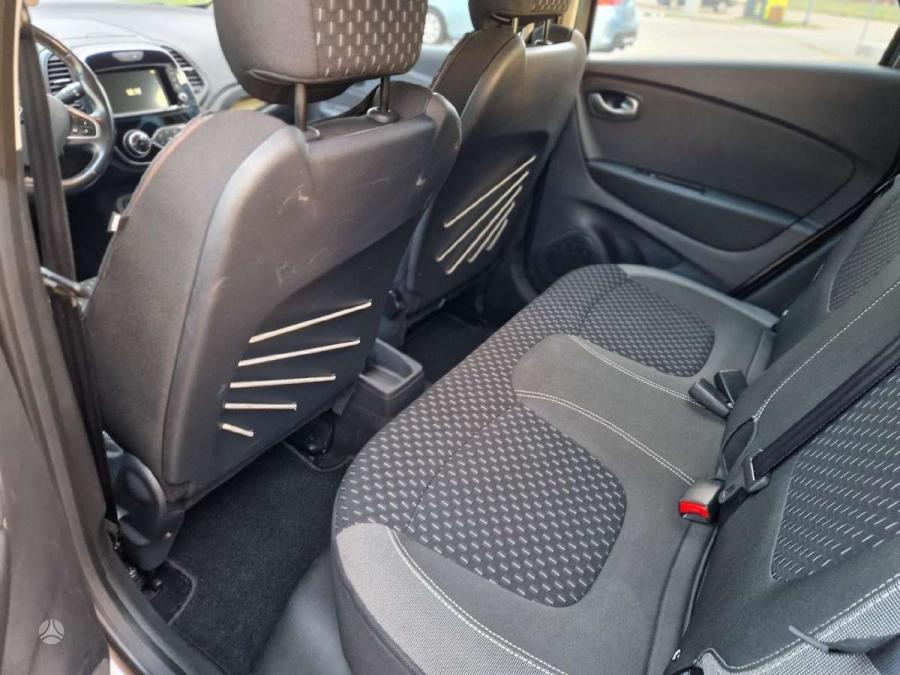 Grey Renault Captur 2018 in Siauliai, with an engine capacity of 1.50 L and mileage of 230 thousand km for 8900 €, photo 19 on AUTOMOTO.COM.LV