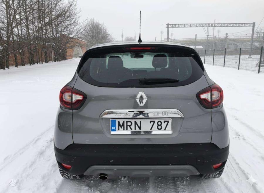 Grey Renault Captur 2019 in Siauliai, with an engine capacity of 1.20 L and mileage of 52 thousand km for 12400 €, photo 5 on AUTOMOTO.COM.LV