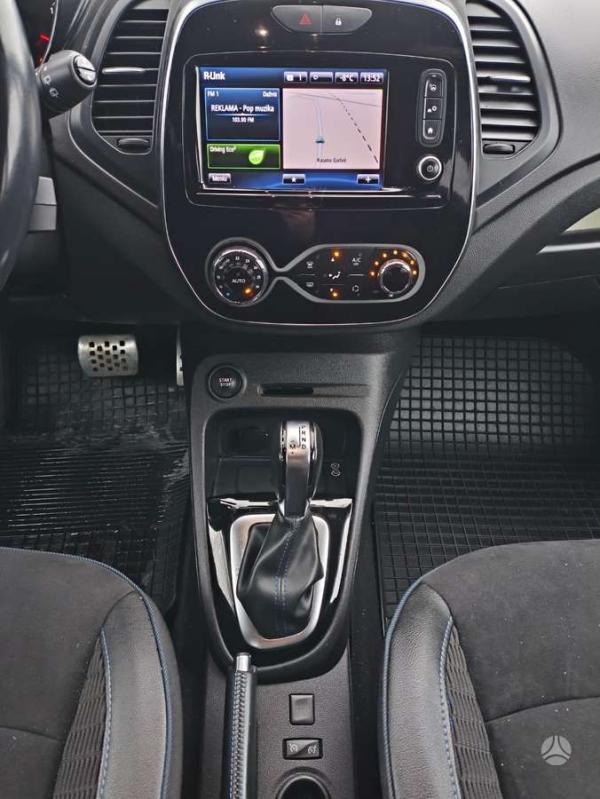 Grey Renault Captur 2019 in Siauliai, with an engine capacity of 1.20 L and mileage of 52 thousand km for 12400 €, photo 11 on AUTOMOTO.COM.LV