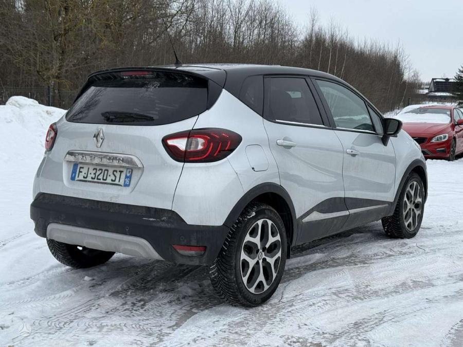 Grey Renault Captur 2019 in Vilnius, with an engine capacity of 1.46 L and mileage of 191 thousand km for 10700 €, photo 3 on AUTOMOTO.COM.LV