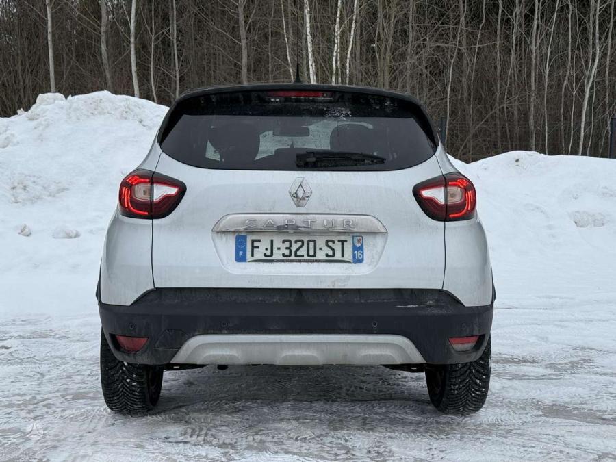 Grey Renault Captur 2019 in Vilnius, with an engine capacity of 1.46 L and mileage of 191 thousand km for 10700 €, photo 4 on AUTOMOTO.COM.LV