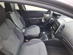 Pelēks Renault Captur 2019 Anykščiai, ar dzinēja tilpumu 1.33 L un nobraukumu 61 tūkst. km par 9599 €, foto 12 vietnē AUTOMOTO.COM.LV
