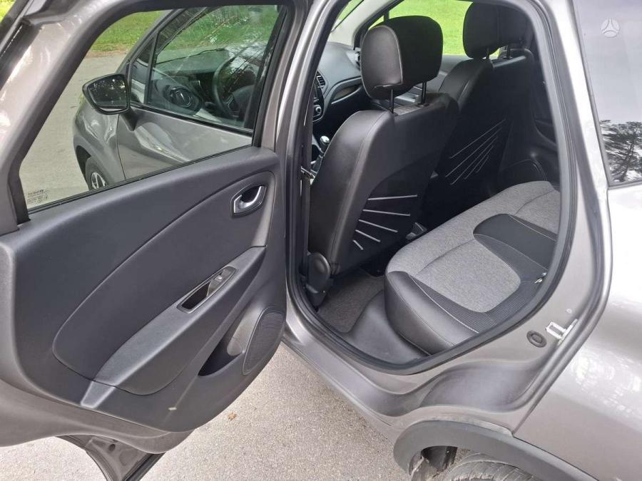 Pelēks Renault Captur 2019 Anykščiai, ar dzinēja tilpumu 1.33 L un nobraukumu 61 tūkst. km par 9599 €, foto 14 vietnē AUTOMOTO.COM.LV
