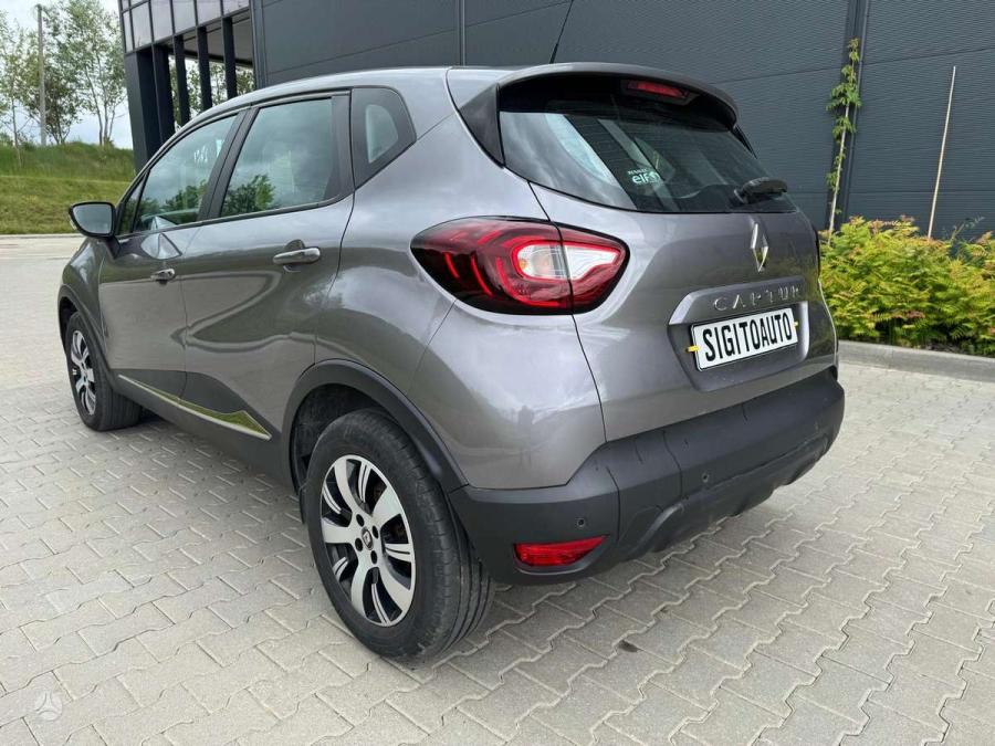 Pelēks Renault Captur 2019 Viļņa, ar dzinēja tilpumu 0.90 L un nobraukumu 170 tūkst. km par 6700 €, foto 4 vietnē AUTOMOTO.COM.LV