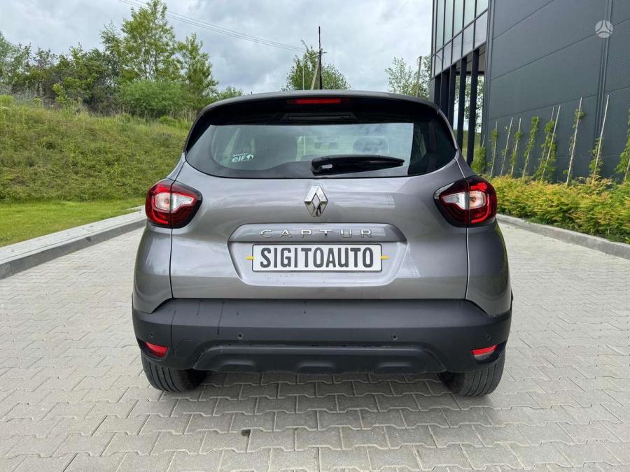 Pelēks Renault Captur 2019 Viļņa, ar dzinēja tilpumu 0.90 L un nobraukumu 170 tūkst. km par 6700 €, foto 6 vietnē AUTOMOTO.COM.LV