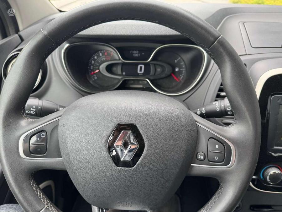 Pelēks Renault Captur 2019 Viļņa, ar dzinēja tilpumu 0.90 L un nobraukumu 170 tūkst. km par 6700 €, foto 11 vietnē AUTOMOTO.COM.LV