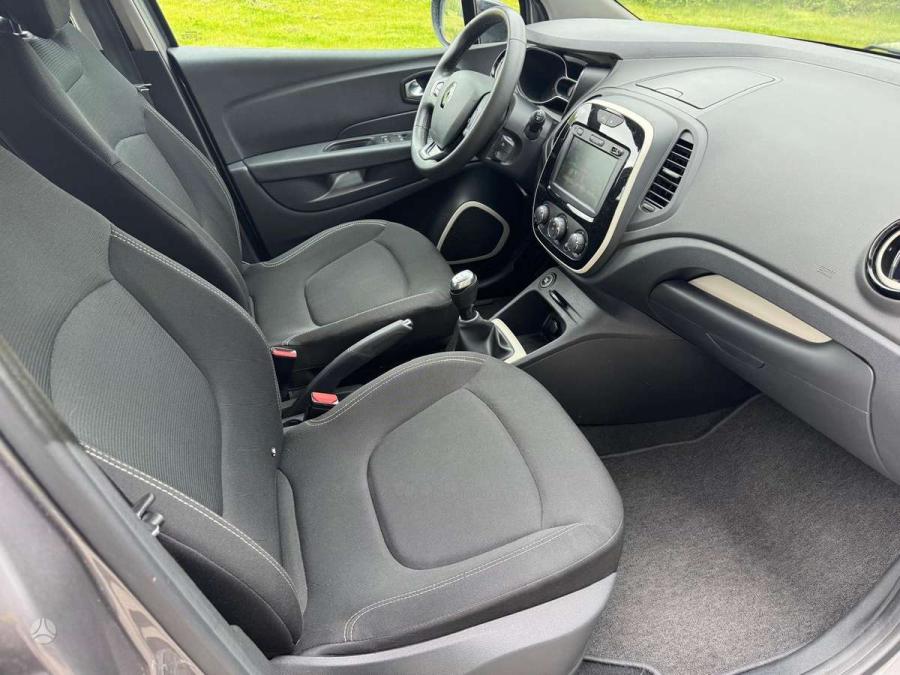 Pelēks Renault Captur 2019 Viļņa, ar dzinēja tilpumu 0.90 L un nobraukumu 170 tūkst. km par 6700 €, foto 12 vietnē AUTOMOTO.COM.LV