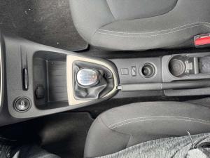 Pelēks Renault Captur 2019 Viļņa, ar dzinēja tilpumu 0.90 L un nobraukumu 170 tūkst. km par 6700 €, foto 22 vietnē AUTOMOTO.COM.LV